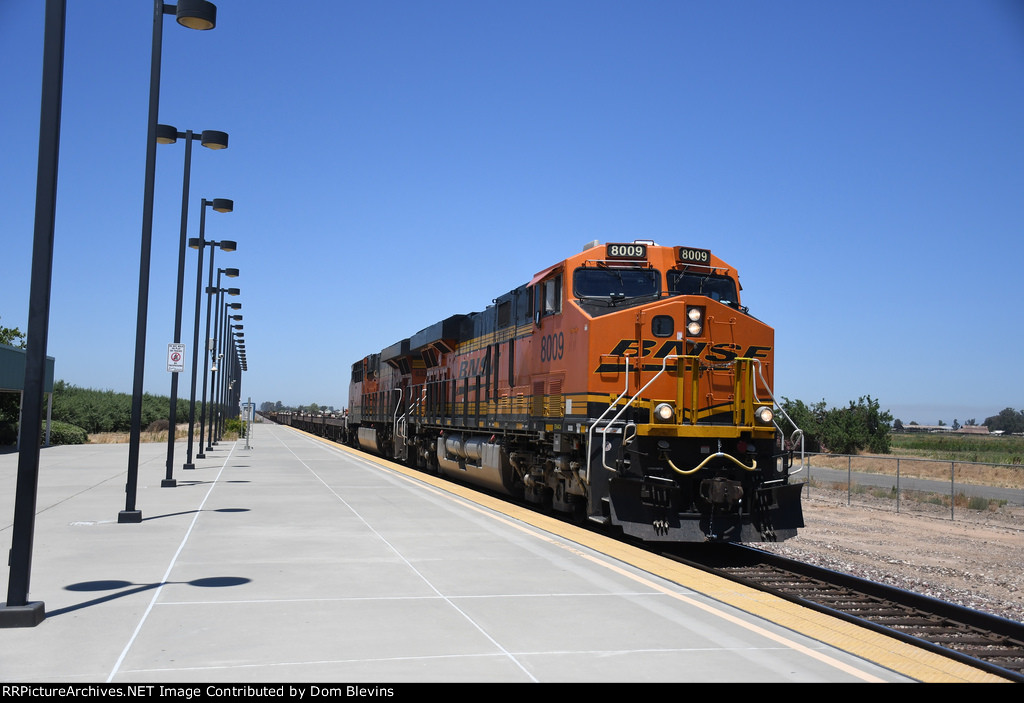 BNSF 8009